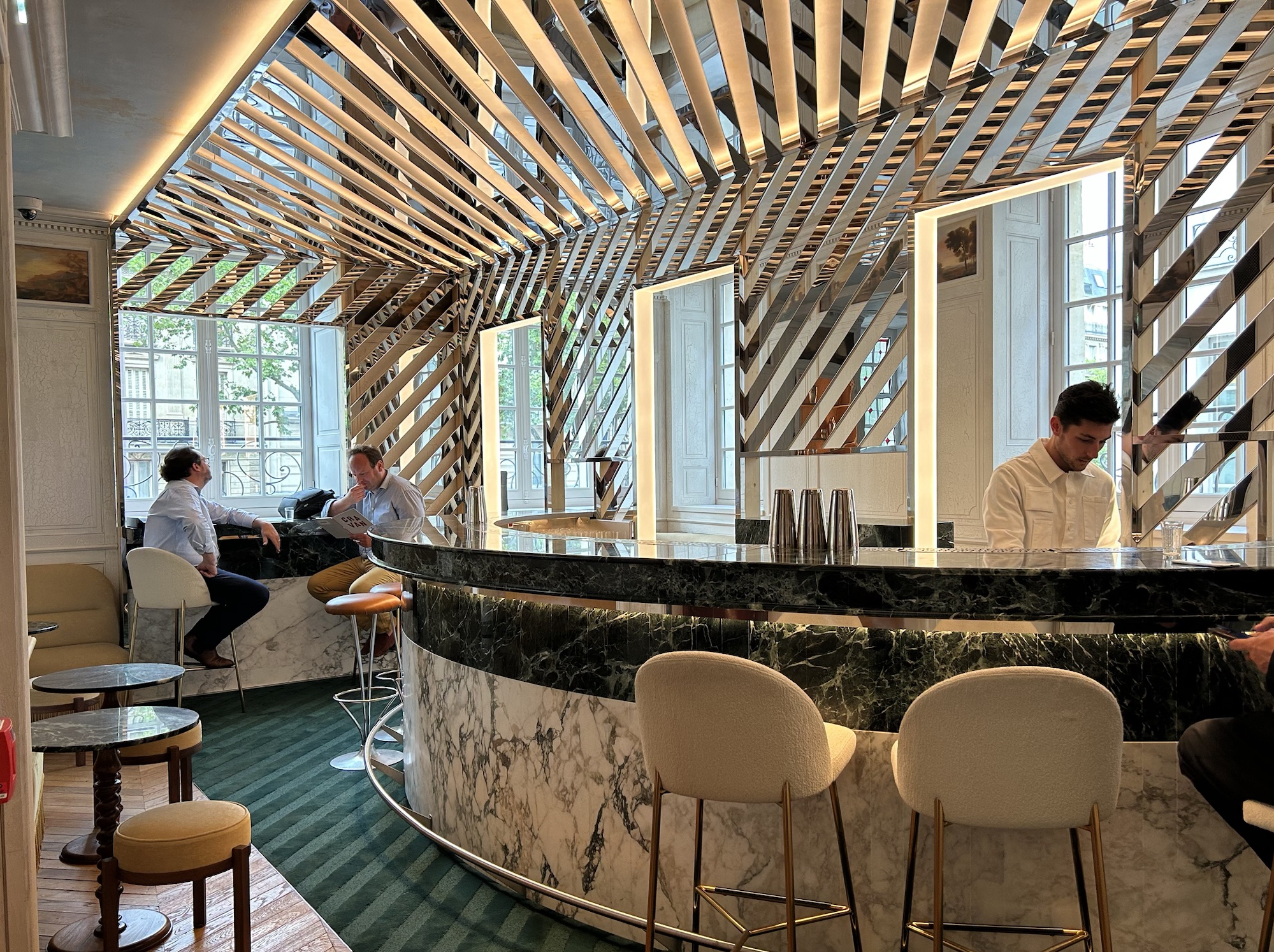 Cravan Saint Germain - Paris • Cocktails • Bars